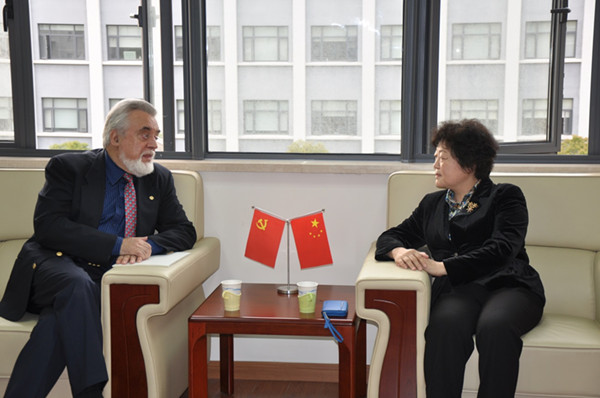 麻省理工学院Dimitri P. Bertsekas教授来我校访问并作专题报告